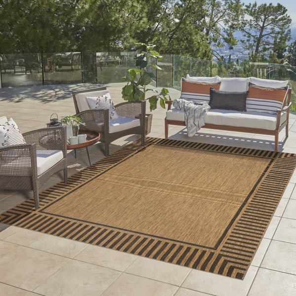 Gertmenian Tapis intérieur / extérieur en polypropylène tissé à plat brun / noir Paseo Kiano ...